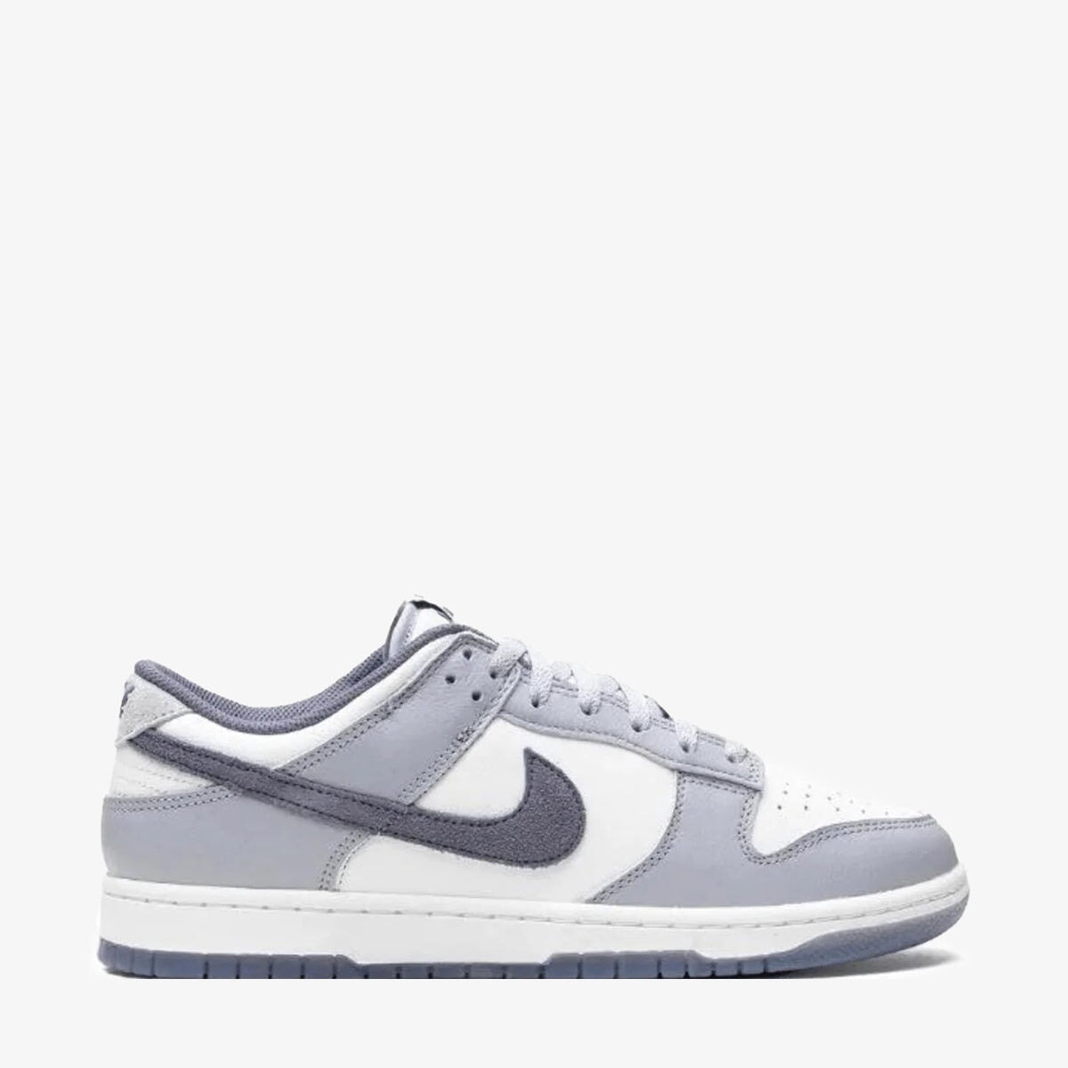 Nike Dunk Low ‘Light Carbon’ – Plug and Play